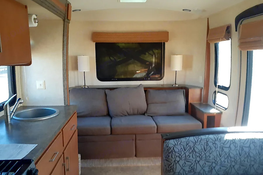 Vantage 32FLS RV - Compos Campers